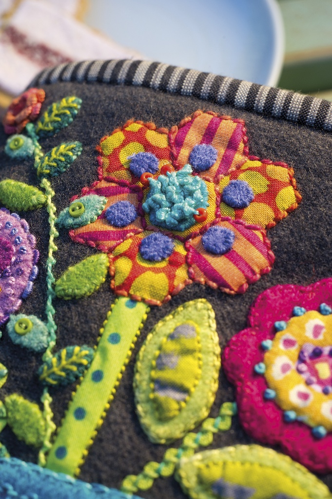 English Garden Needle Roll | Sue Spargo Folk Art Quilts